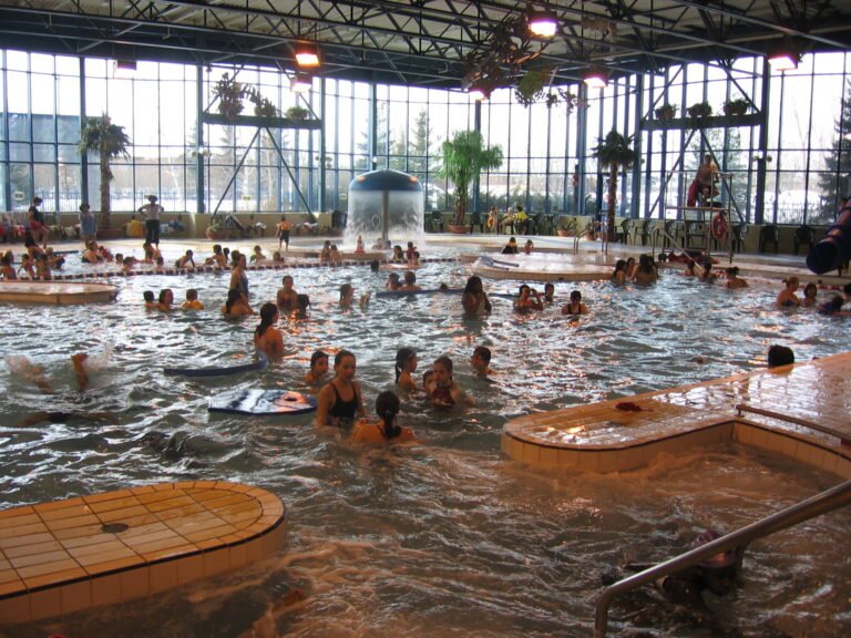 L'Aquadôme - Montreal: Le Centre aquatique ultime pour toute la famille ...